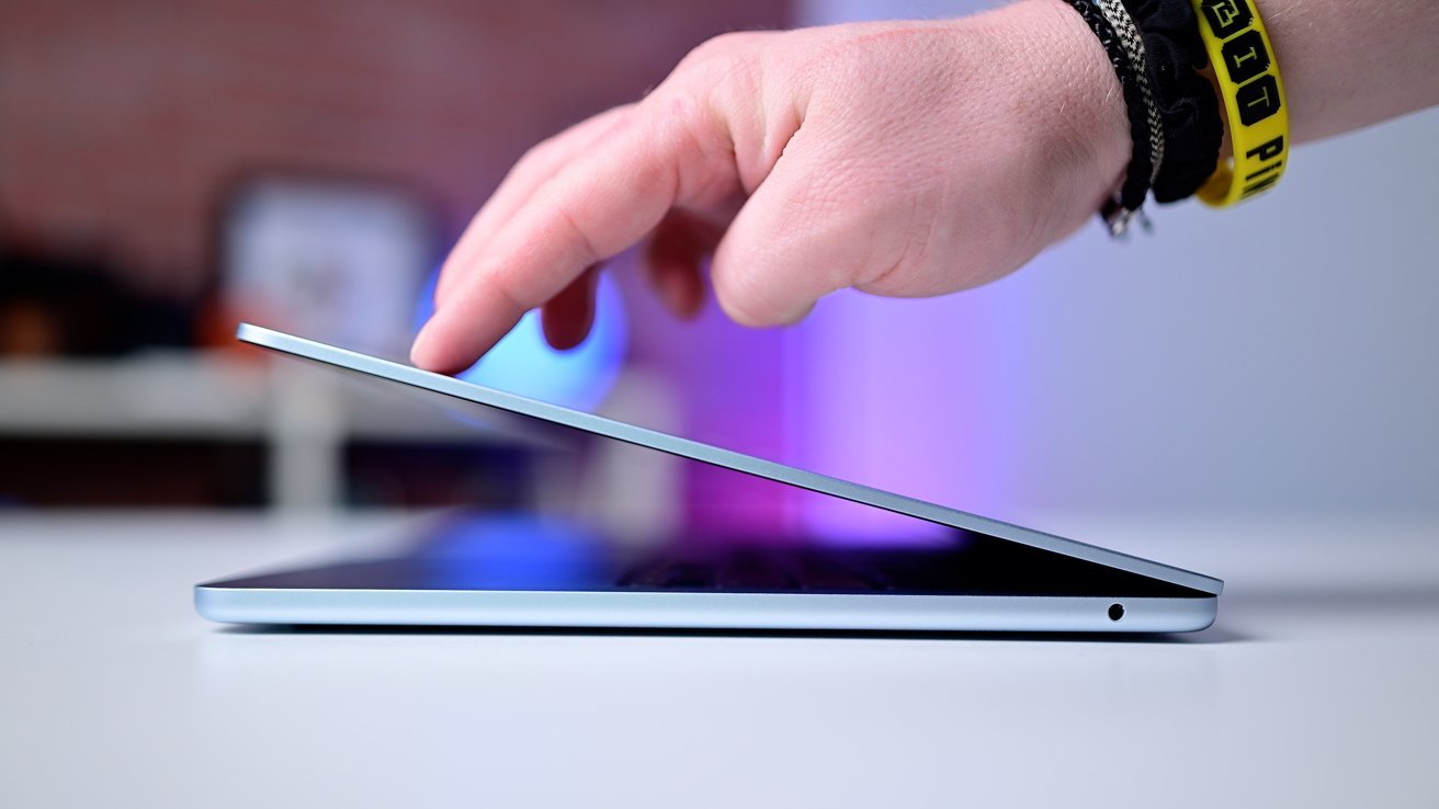 Apple's workhorse MacBook Air is 18 years old - Current Mac Hardware ...