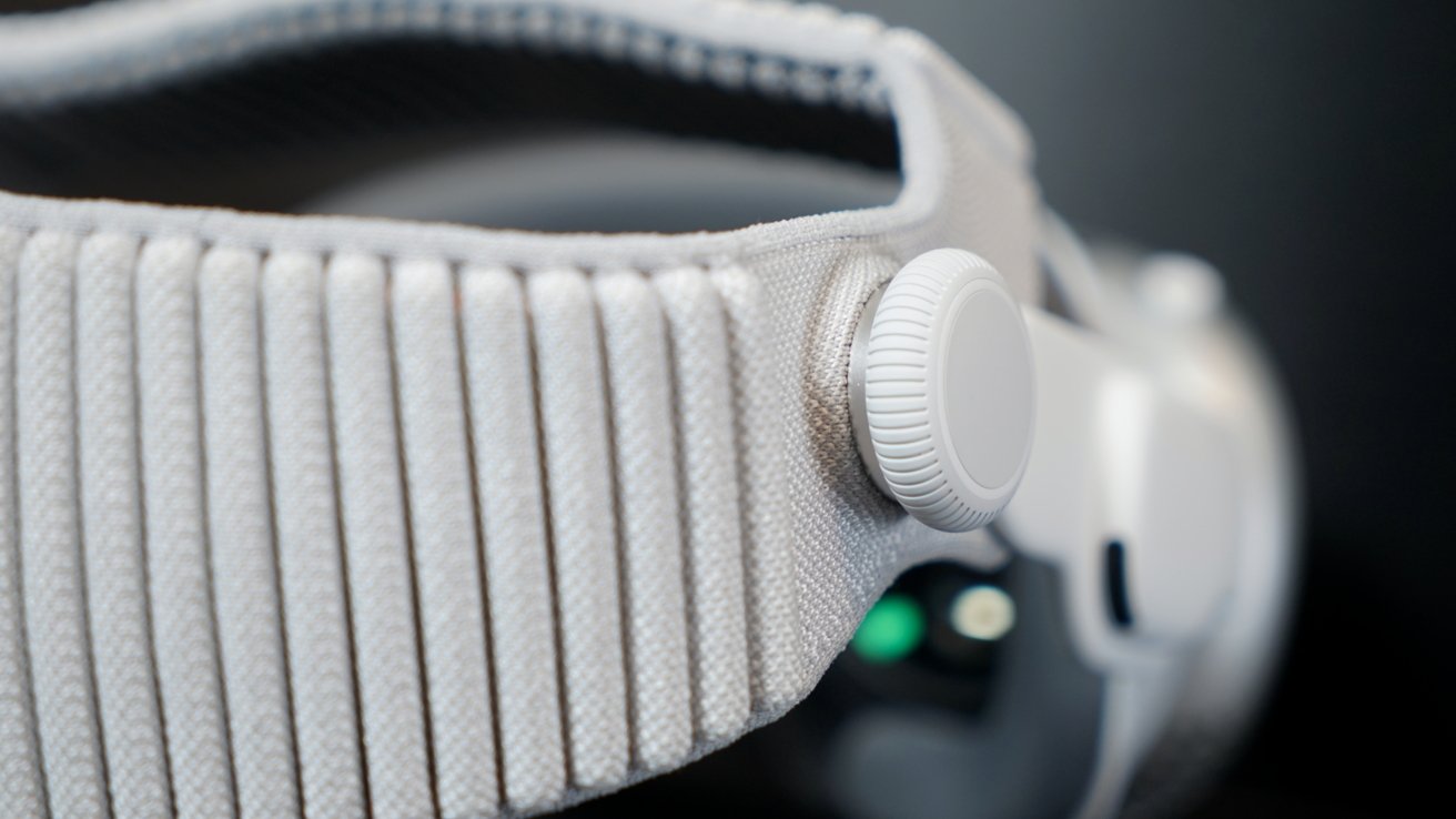 Apple Vision Pro | AR, VR, M5, Price