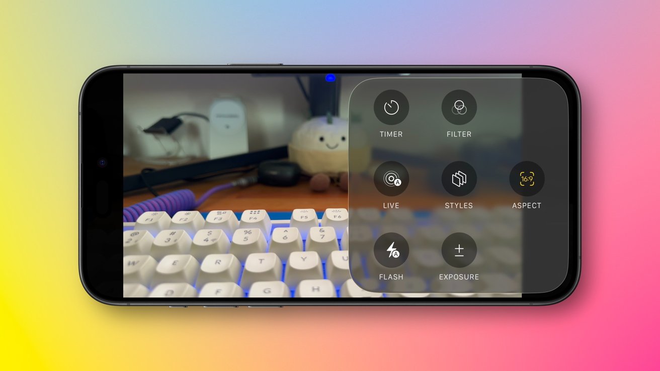 How to turn the iPhone camera flash on and off in iOS 26