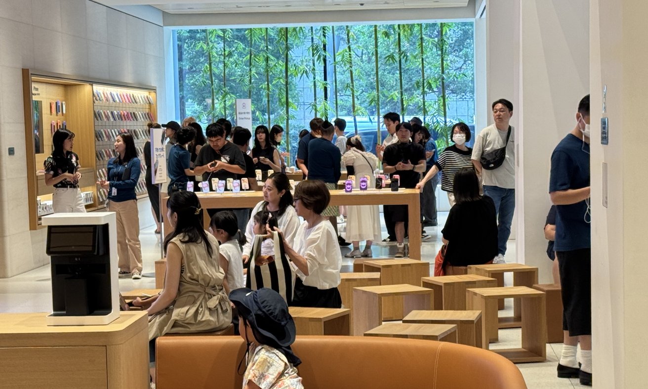 Inside Apple Marunouchi: Tokyo's largest Apple Store