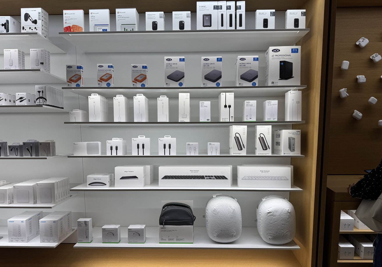 Inside Apple Marunouchi: Tokyo's largest Apple Store