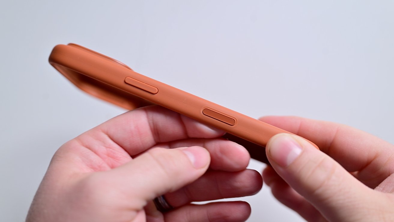 Testing out all of Apple's iPhone 17 cases