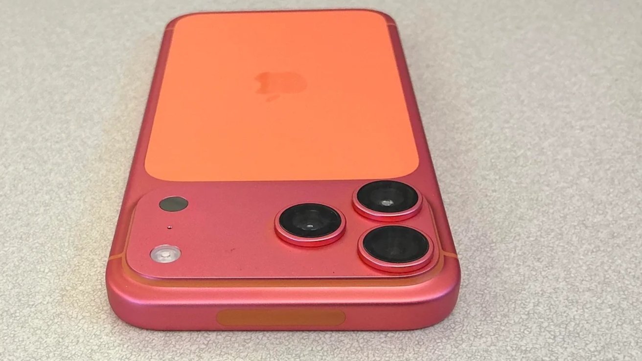 iPhone 17 Pro orange is changing colors for some