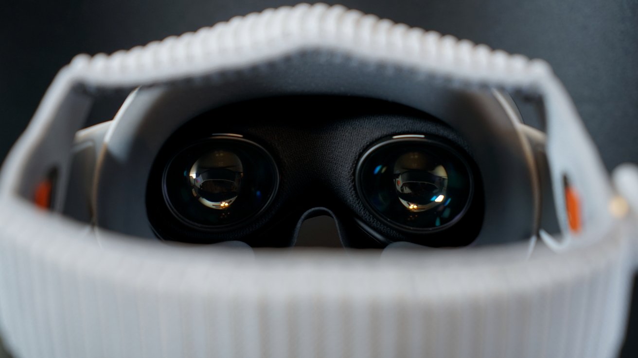 Wesley's best tech in 2025: Apple Vision Pro, Invites, & e-bikes