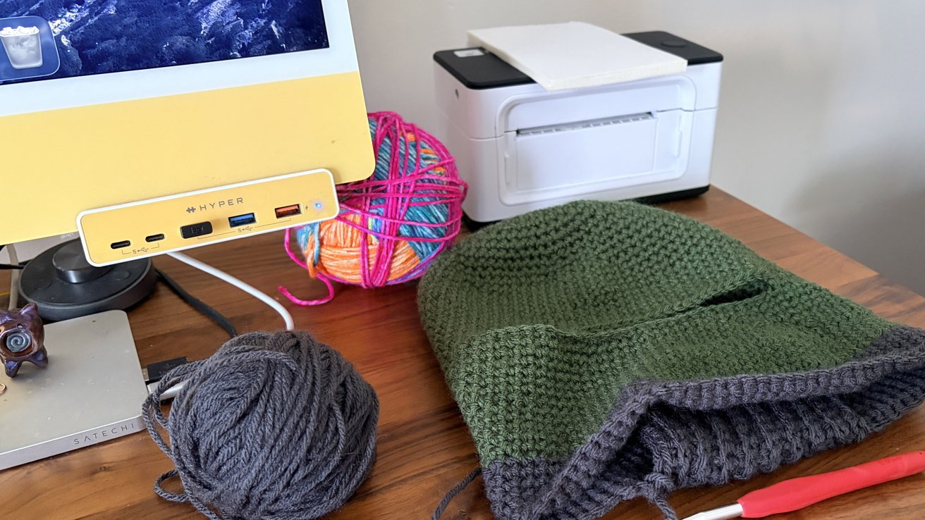 How we work: Amber's desk in 2025