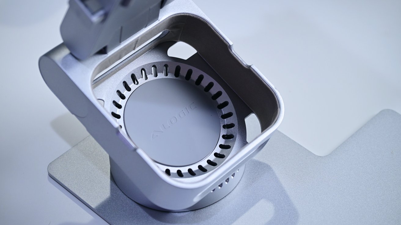 Aspekt Touch 4K Monitor with Mac mini dock is cool, but $2200 is too ...